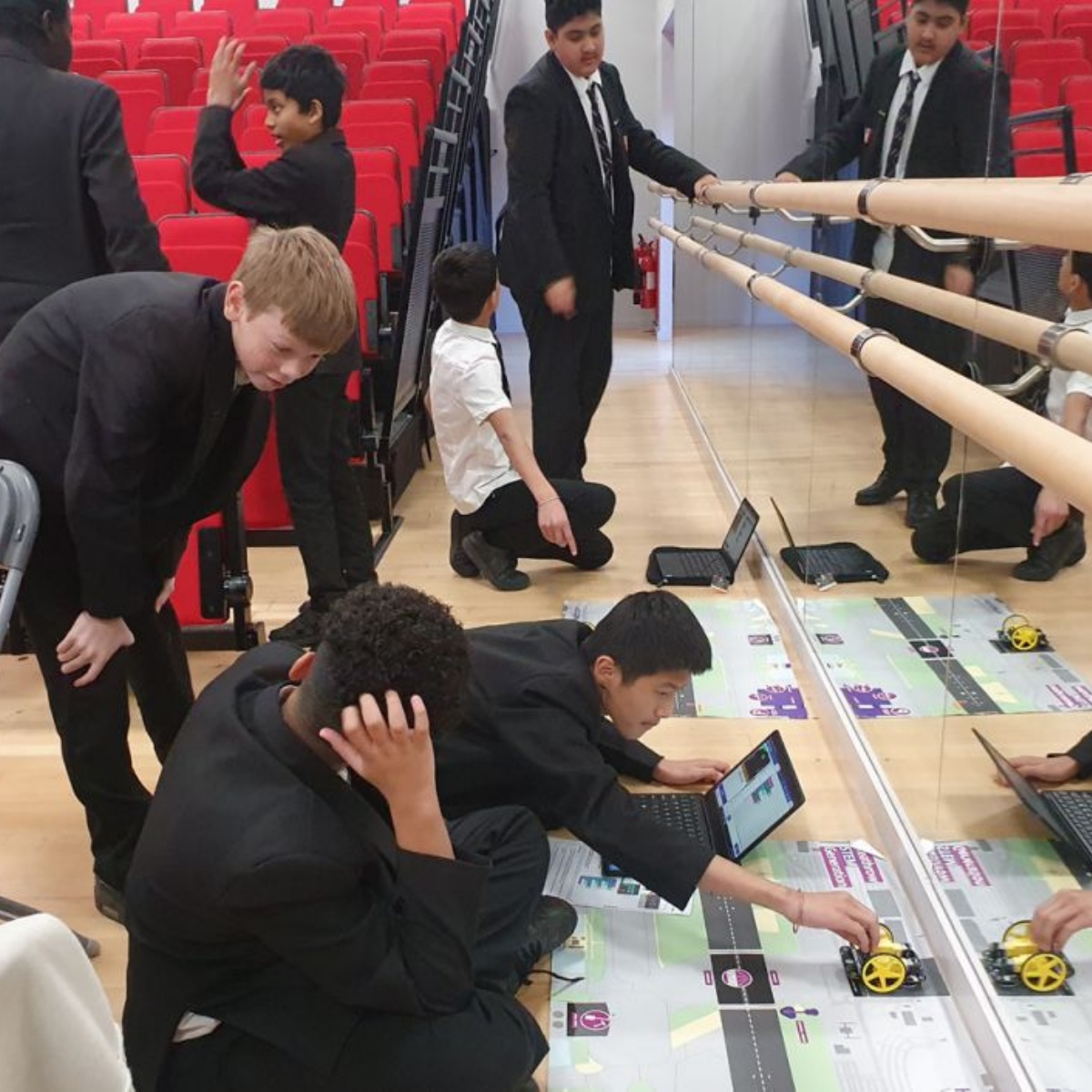 Hewens College - STEM Programme